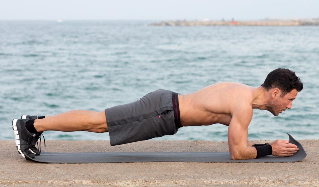 5 Senaman Mudah Untuk Dapatkan Six Pack Walaupun Tak Guna Alatan Gym!