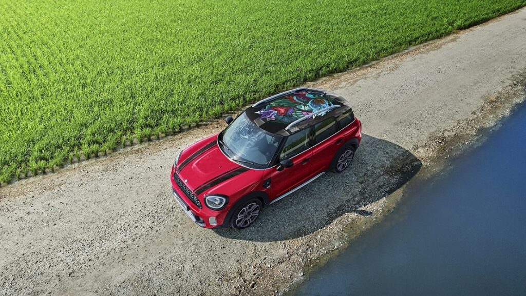 MINI Countryman Roof Art Edition Tampilkan Karya Keunikan Malaysia