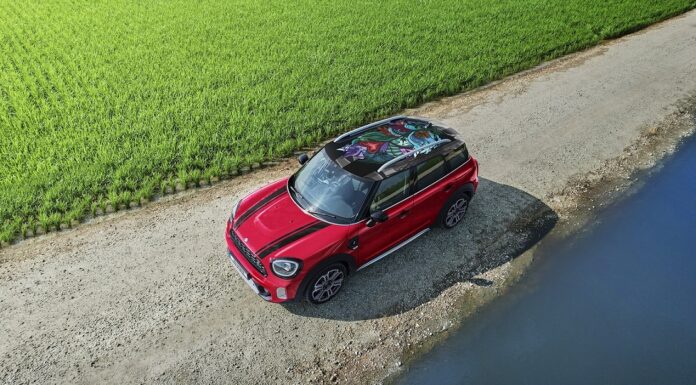 MINI Countryman Roof Art Edition Tampilkan Karya Keunikan Malaysia