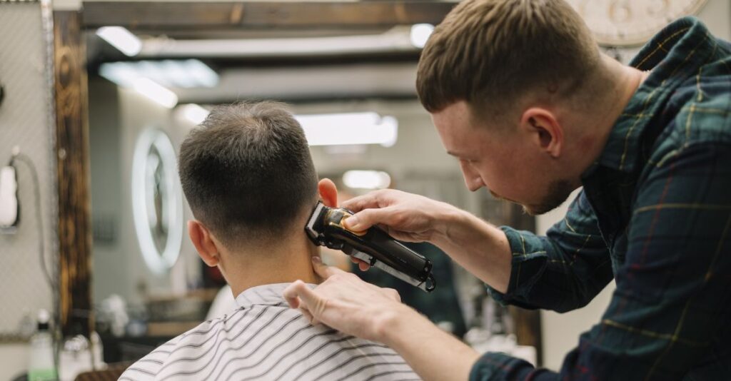 10 Gaya Potongan Rambut Trending Lelaki Sepanjang 2024, Rugi Tak Cuba ...