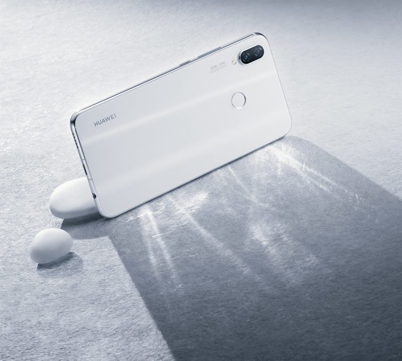 HUAWEI Nova 3i Pearl White Kepuasan dalam Setiap Swafoto